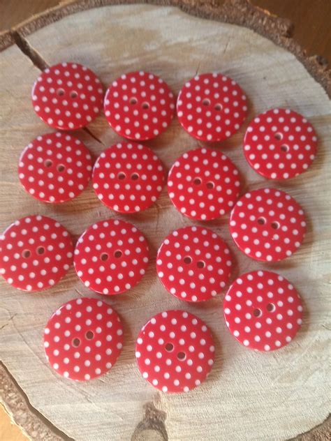 14 Buttons In Polka Dots White And Red Buttonswhite Spot Etsy Polska