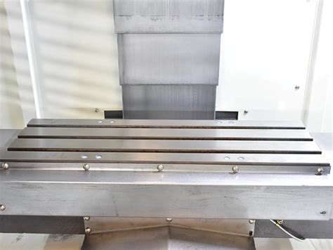 Axis CNC Vertical Milling Machine For Sale BORUI XH