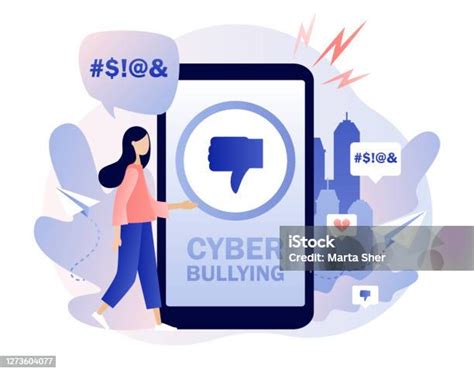 Cyberbullying 온라인 증오 인터넷 왕따 트롤링 및 증오 발언 작은 소녀는 싫어하고 스마트 폰에 부정적인 의견을 씁니다 현대 플랫 만화 스타일 벡터 일러스트레이션