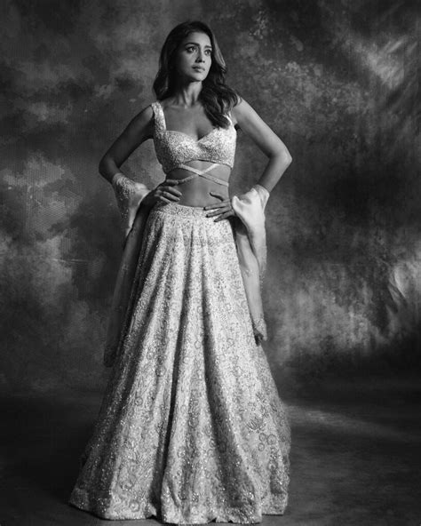Shriya Saran Desi Glamour In Ultra Glam Look