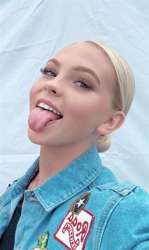 Jordyn Jones R FamousTongues