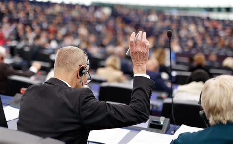 European Parliament Condemns Russian Disinformation Campaign Justifying