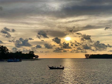 สะพานสารสิน จุดชมวิวภูเก็ต สะพานแห่งตำนานรักยิ่งแสงยามเย็นตกกระทบกับ