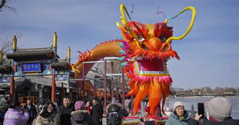 ‘용의 해 中베이징에 등장한 용 조형물