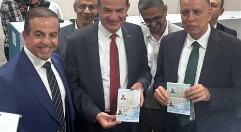 إصدار أول جواز سفر أردني إلكتروني لأول مرة في الأردن