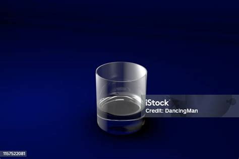 어두운 파란색 디자인 배경에 구식 위스키 유리의 3d 그림 마시는 유리 렌더링 0명에 대한 스톡 사진 및 기타 이미지 0명 3차원 형태 고풍스런 Istock