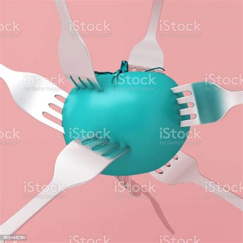 창의적인 개념 빨간 토마토 블루 파스텔 배경에 스테인레스 포크에 찔 려 그래픽 디자인 및 웹사이트 사용 최소한의 음식 아이디어 개념입니다 0명에 대한 스톡 사진 및 기타