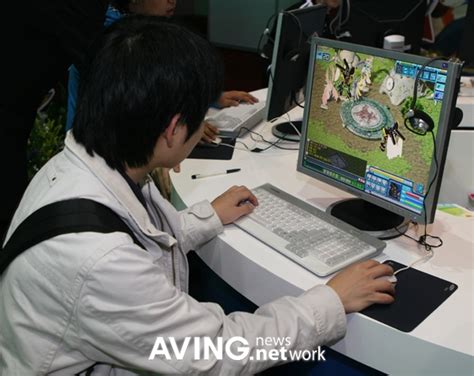 Sk텔레콤 디지몬세이버즈 선보여