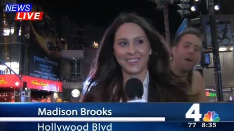 생방송중 여자 리포터 당황한 사건 Reporter Broadcasting Fail Youtube