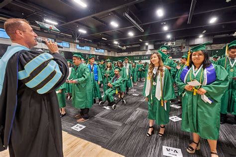 The Best Graduation 2022 Photos From Buena Park High Orange County