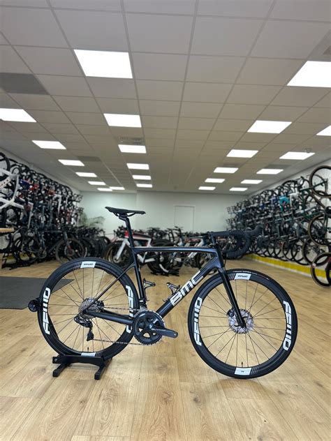 Bmc Teammachine Slr02 Disc Di2 Carbon Road Bike Racefiets013