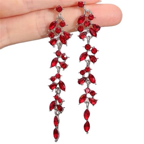 Elegant Cascading Ruby Stud Earrings Brincos vermelhos Brincos de pingente Acessórios vermelhos