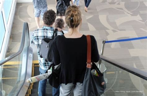 발리 우붓 여행 우붓 갤러리 산책길에 놓인 꽃들 네이버 블로그