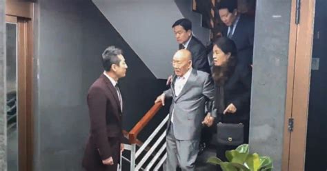 1212사태 40년만에 육군 전두환·노태우 사진 내리고 김재규 사진 올렸다