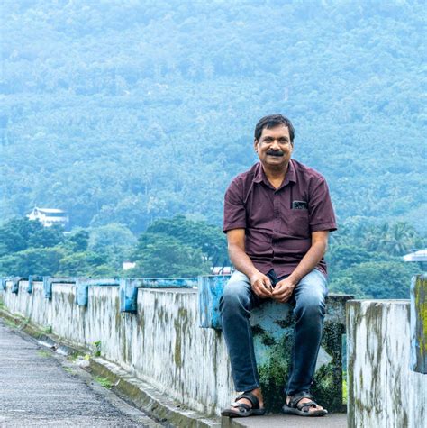 ഒട്ടും വീതിയിലല്ലാതെ കുത്തനെ പണിത Vijayakumar Blathur Facebook