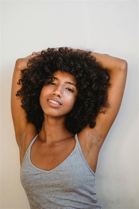 80 000 Hairy Women Banque Dimages Et Photos Libres De Droit