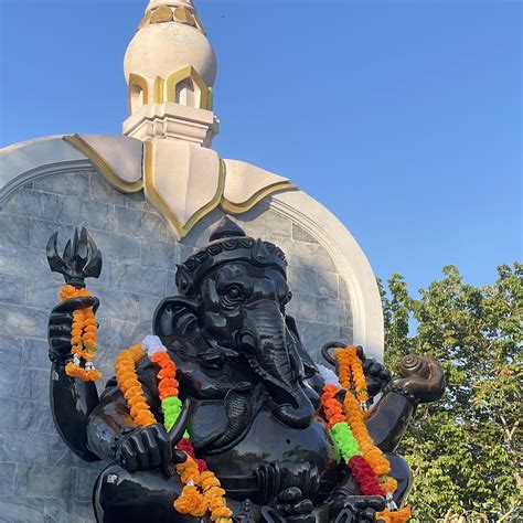 ถ่ายทอดสด การเเสดงผลงานสร้างสรรค์ชุด ฮีต ฮอย ทัย ของนักศึกษาระดับชั้นปริญญาตรีปีที่ 3 ในราย