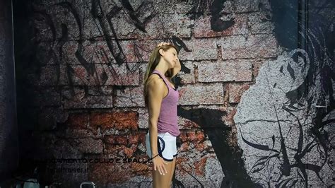 Allungamento Collo E Spalle Video E Descrizione