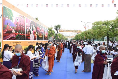 ကဆုန်လပြည့်နေ့ ဗုဒ္ဓနေ့ တွင် မန္တလေးမြို့ လေးပြင်လေးရပ်ရှိ ဆရာတော် သံဃာတော် ၁၀၂၇၂ ပါးအား ဆွမ်း