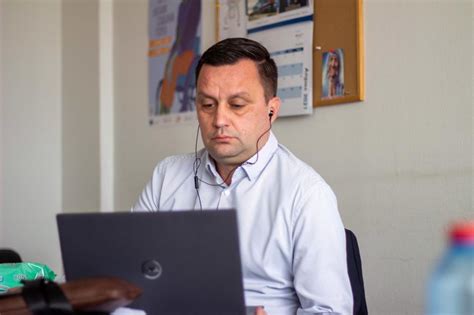 Царовска Со новиот закон обезбедуваме учебници во аудио формат и со Брајово писмо децата со