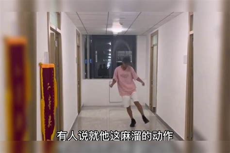小伙花式跳绳跳出了新高度网友称他 跳绳界的天花板
