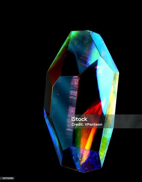 미네랄 스톤 텍스처 블랙에 고립 된 추상보석 무지개 빛깔의 크리스탈 3d 렌더링 검정색 배경에 대한 스톡 사진 및 기타 이미지