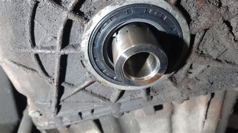 Замена роликов ремня и шкива коленвала крепление тяги вихревых заслонок — Ssangyong Stavic 2