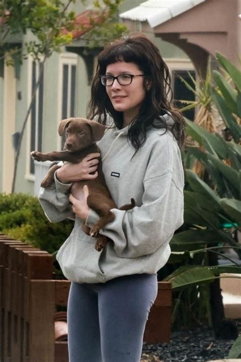 Halsey Spotted Outside Her Home In La 02 08 2025 • Celebmafia