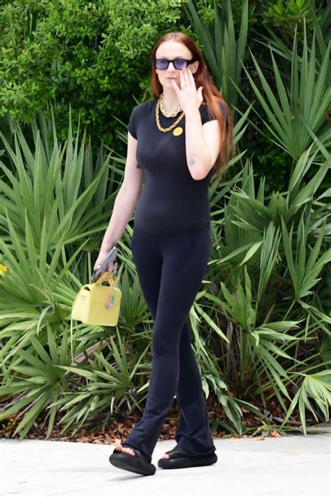 Sophie Turner Hot In Tight Black After Pregnancy Flaunts Huge Tits Photos The Fappening