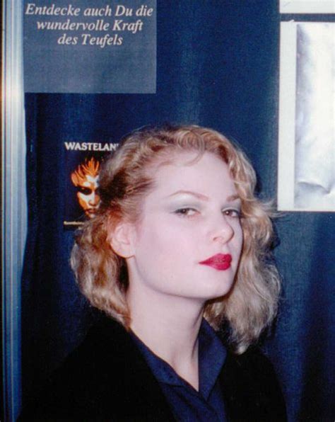Zeena Schrecks Instagram Twitter And Facebook On Idcrawl