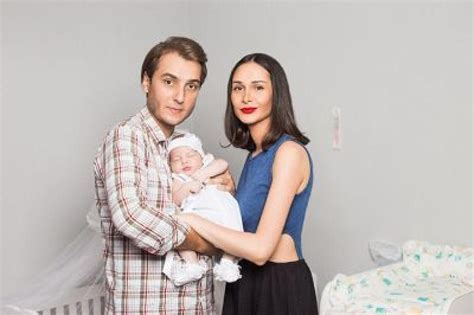 მე სად დავწვე გიორგი ბახუტაშვლის მძინარე ცოლ შვილის ფოტოს აქვეყნებს