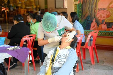 สสจ กาญจนบุรีนำหน่วยแพทย์ พอ สว ให้บริการปชช พื้นที่บ้านสลอบ บ่อพลอย