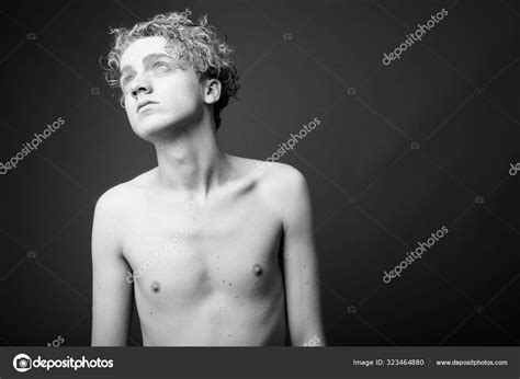 Skinny Young Man With Curly Hair Shirtless In Black And White — Stock
