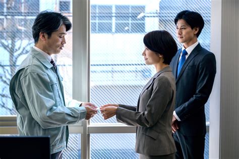 직장인의 필수품 명함 일본에서 명함을 교환할 때 지켜야 하는 에티켓 Tsunagu Local