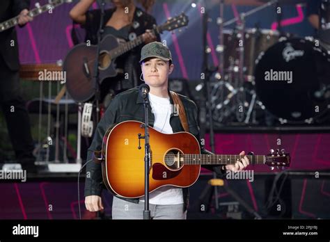 Queer Country Singer Hi Res Stock Photography And Images Alamy
