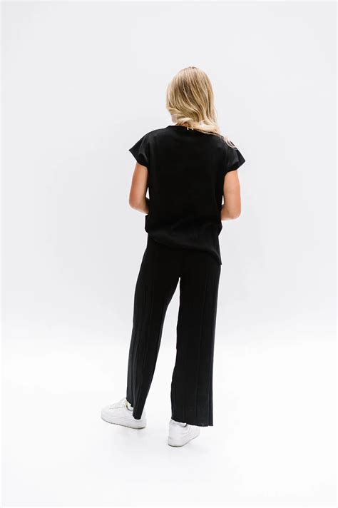 Gwen Set In Black Personality Ripped Pants Publicity Fashion Attitude