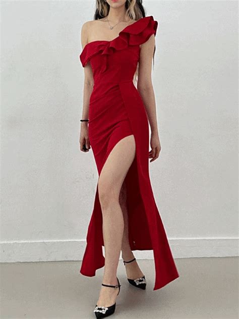 크리스마스연말파티룩오늘출발 니언 언발 오프숄더 프릴 연말 파티 롱 원피스 2color 에이블리