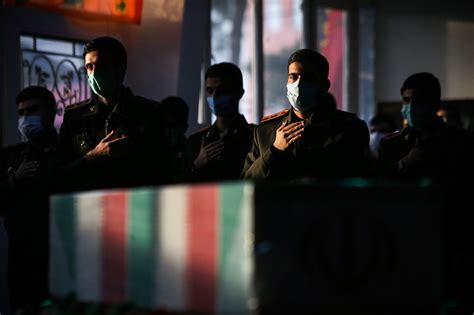 وداع با پیکر شهید گمنام دفاع مقدس در دانشگاه علوم پزشکی ارتش خبرگزاری آنا