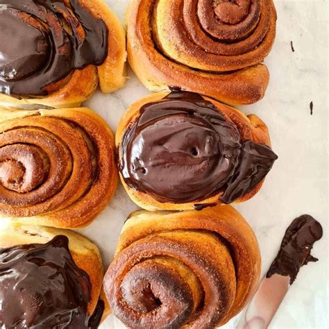 Chocolate Cinnamon Rolls Ultra Soft And Fluffy Casually Peckish