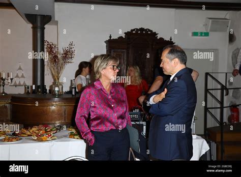 Barbara Klepsch Octavian Ursu Staatsministerin Barbara Klepsch Nimmt An Der Präsentation Der