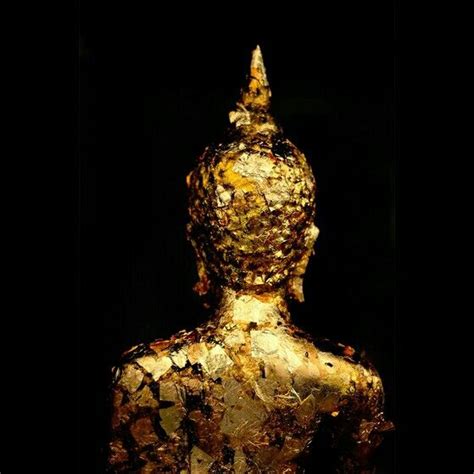 แม้ไม่มีใครรู้ แต่เรารู้ รู้ว่าเรานั้นทำเพื่อใคร ไม่ว่าวันพรุ่งนี้มันจะเป็นเช่นไร ก็จะไม่เสียใจ