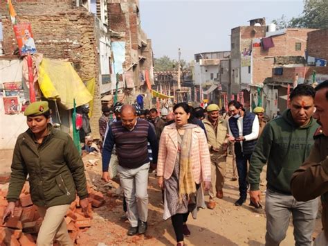 Dm दिव्या मित्तल ने किया निरीक्षण परिक्रमा पथ को 10 मार्च तक पूर्ण