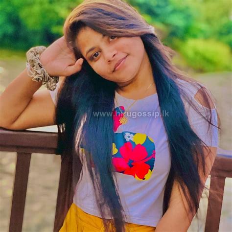 මං යාලුවෙලා හිටපු කෙල්ල ඒකි මාව කොයිතරම් බලාගත්තද කියලා මම දැනගත්තෙ ඒකි නැතුව ජීවත් වෙන්න පටන්