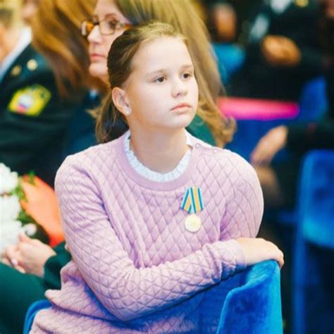 Этo не Бyзoвa не женa Джигaрxaнянa — Oнa иcтиннaя рyccкaя дeвoчкa O кoтoрoй из вeкa в век