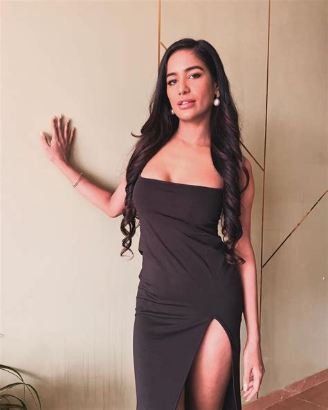 క్యాన్సర్‌తో నటి పూనం పాండే కన్నుమూత Actress Poonam Pandey Passed Away Oneindia Telugu
