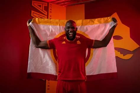 Romelu Lukaku Sparks Further Chelsea Transfer Issue After Completing
