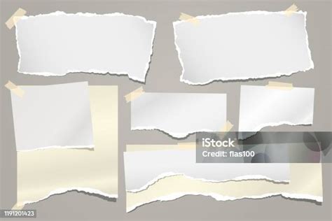 찢어진 흰색과 노란색 노트 노트북 종이 스트립 및 회색 배경에 끈적 끈적한 테이프가 붙어있는 조각 세트 벡터 일러스트레이션 0명에 대한 스톡 벡터 아트 및 기타 이미지