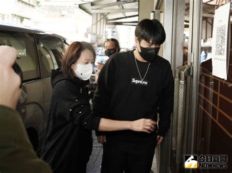 明金成告別式突宣布延期 六月證實：跟遺孀和龍鳳胎有關