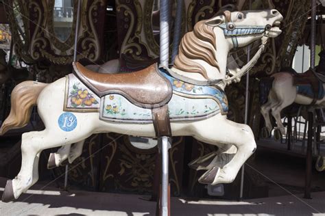 회전목마 목마 말 놀이기구 놀이동산 사진이미지일러스트캘리그라피 Natsu U작가