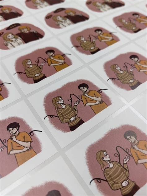 Печать цветных наклеек на заказ в Москве